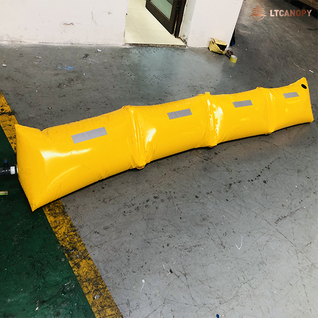 Flood Prevention Tube Water Filled Flood Control Barrier Inflatable ...